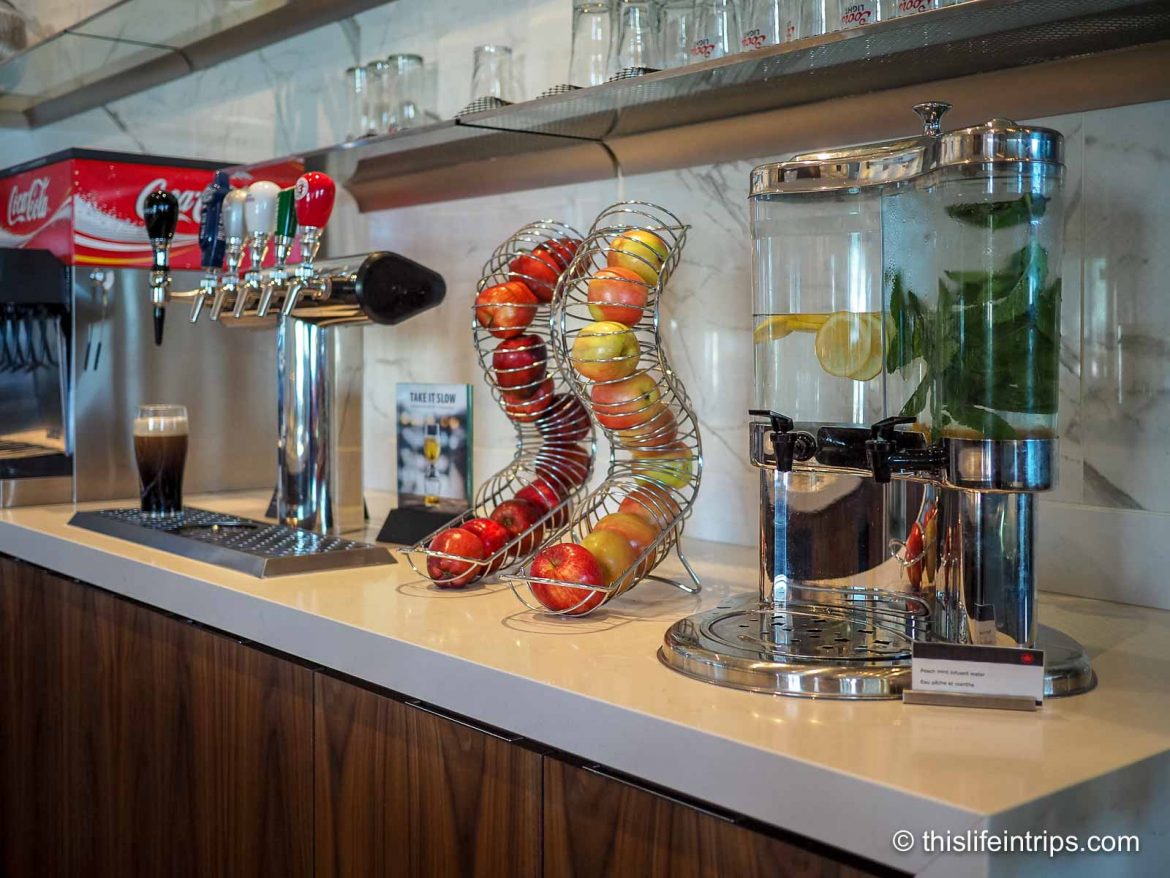 Vancouver Maple Leaf Lounge Review - YVR International