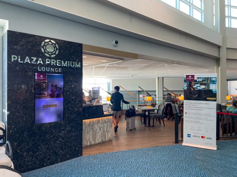 Plaza Premium Lounge Vancouver Cafe Review
