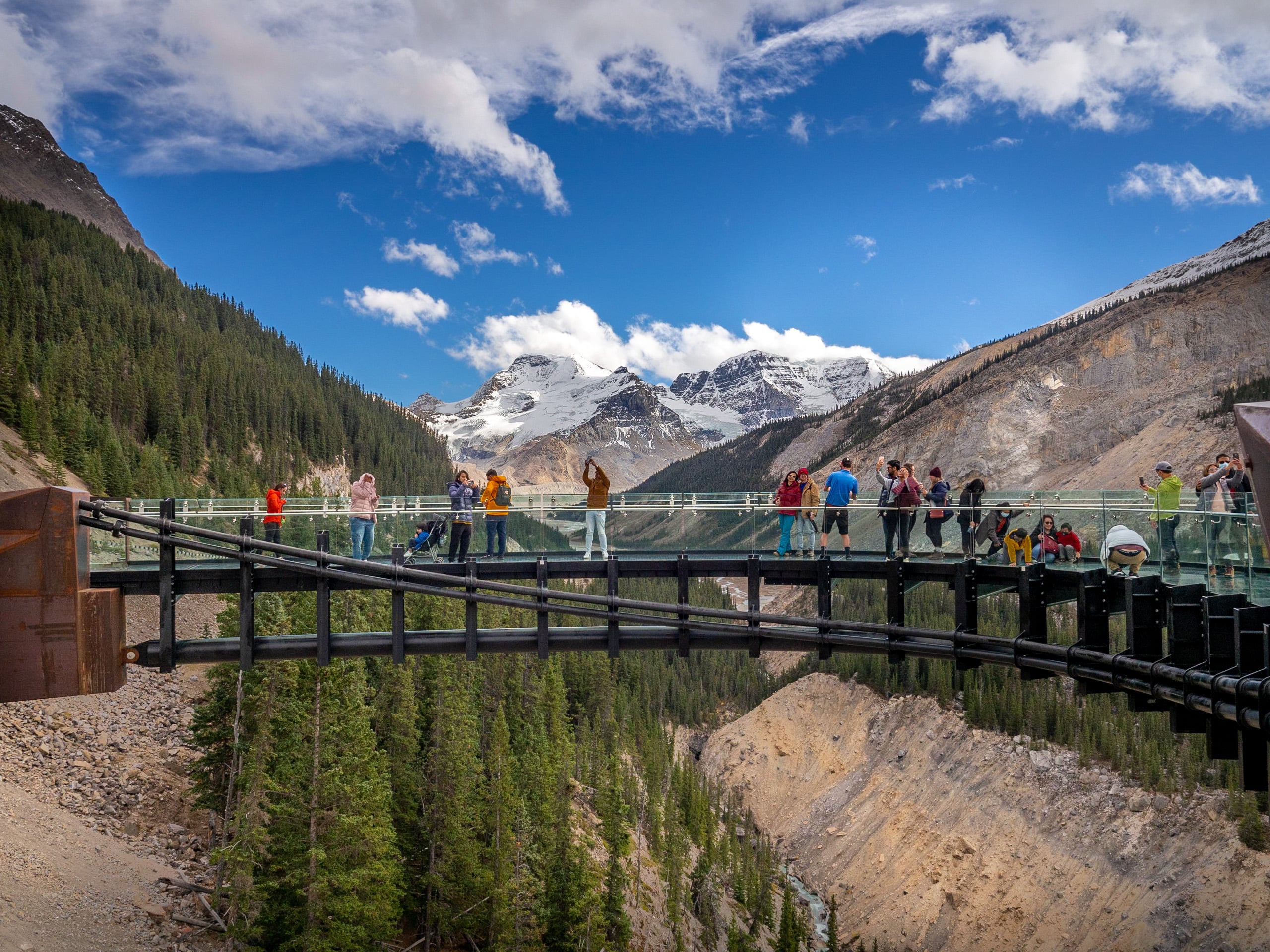 When And Where Should You Travel With A Tour Group?