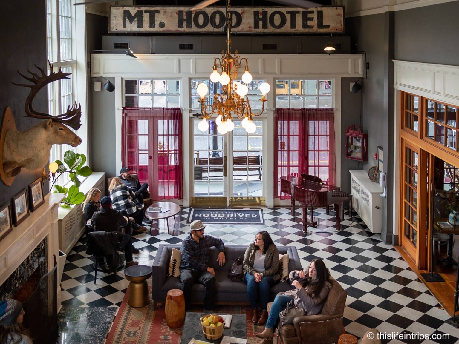 Hood River Hotel Review: Historic Hotel in the Heart of Town