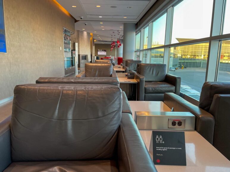 Air Canada Winnipeg Maple Leaf Lounge Review - YWG [2024]
