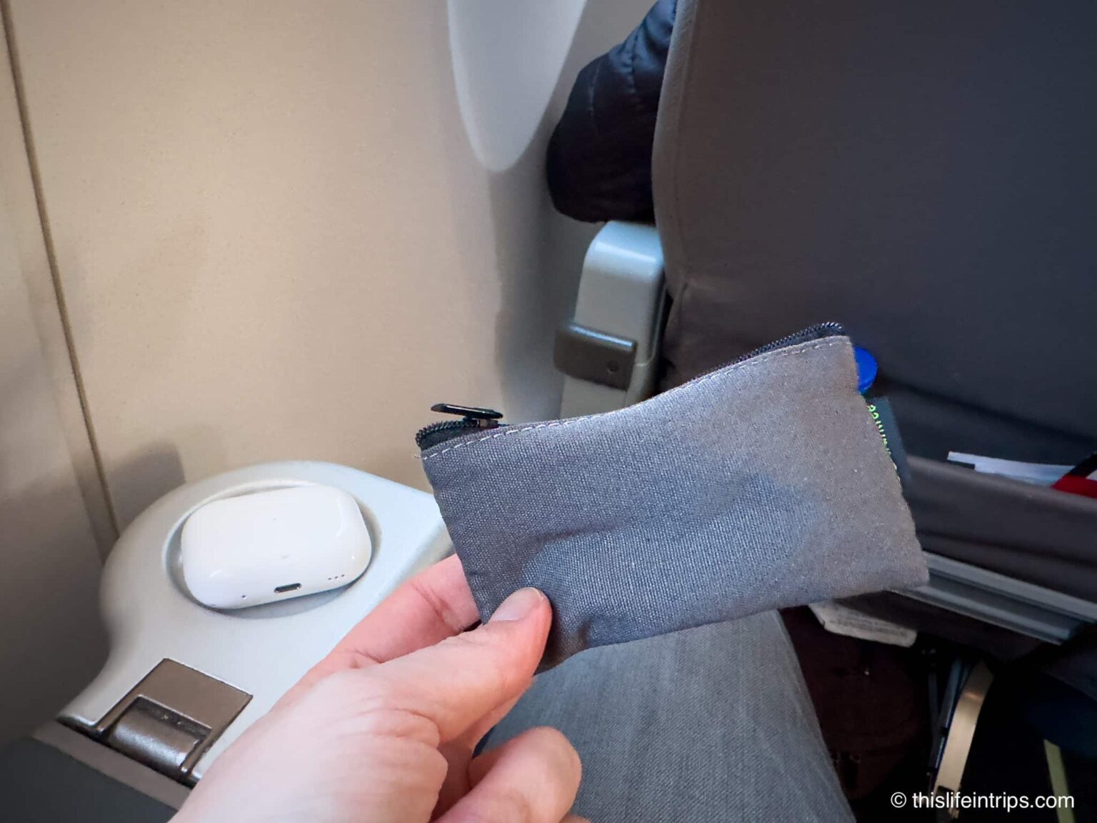 Can You Use Wireless Headphones on a Plane’s IFE System?