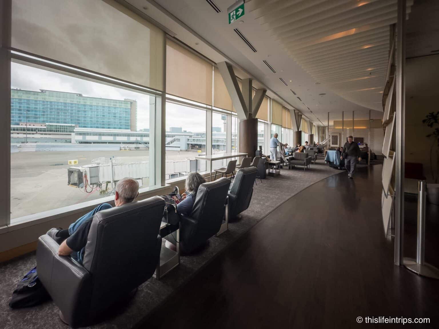 SFO Air Canada Lounge Review 2025 - Best Maple Leaf Lounge?