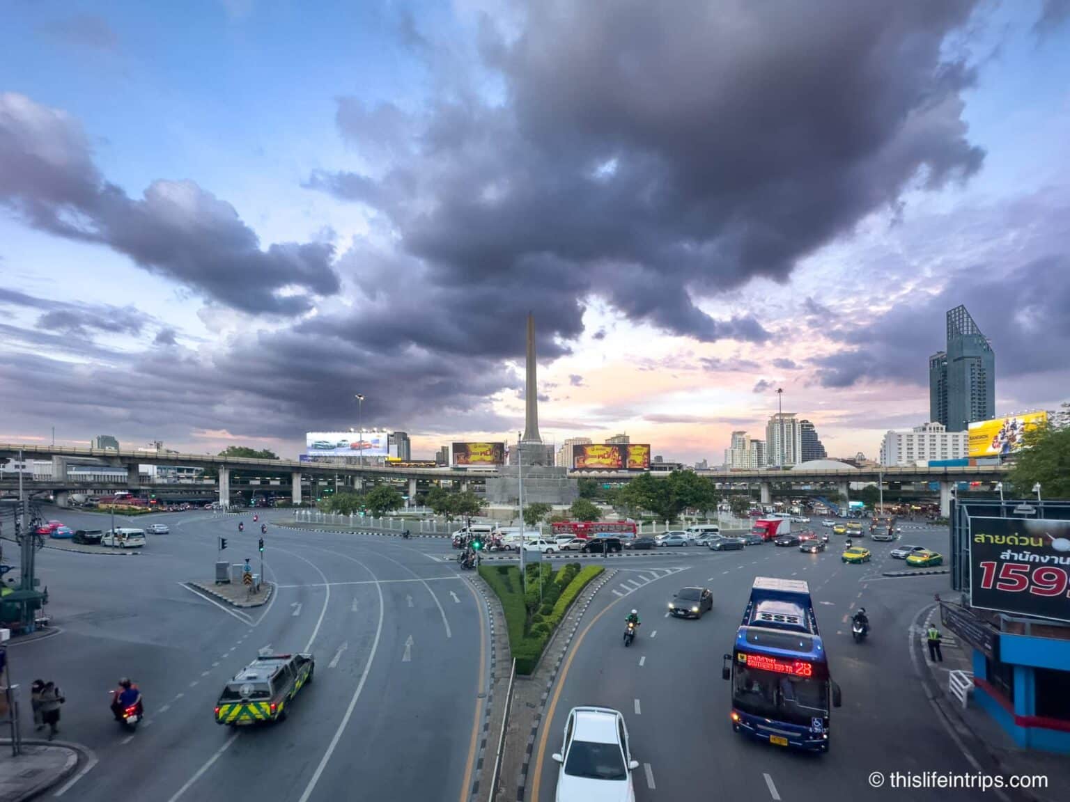 Changchui Creative Park: Na Oh and Bangkok's Plane Market